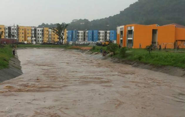 Fuertes Lluvias Inundaron Las Calles Del País Panamá América