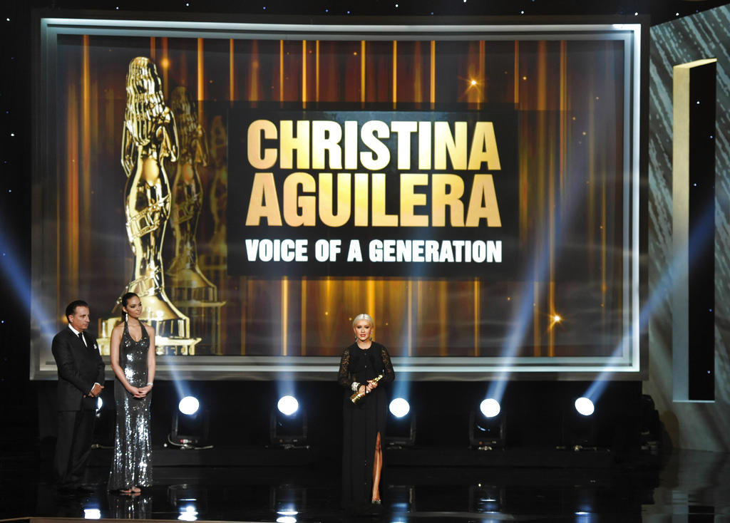 Christina Aguilera y Lupe Ontiveros, nombres propios en los Alma ...