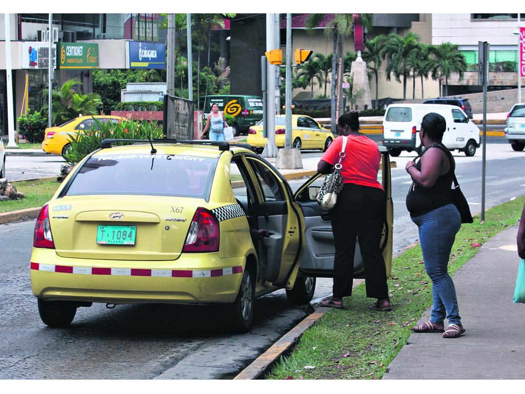 Postergan la implementación del ‘taxímetro’ por dos años | Panamá América