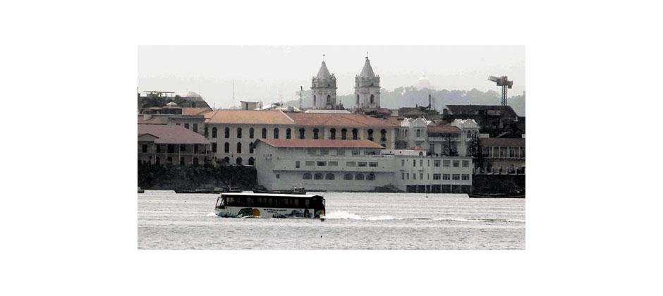 Aquabus navega en la bahía de Panamá | Panamá América