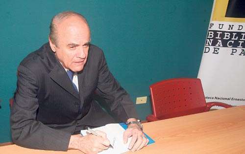 Libro del Dr. Abood es una travesía emocional | Panamá América