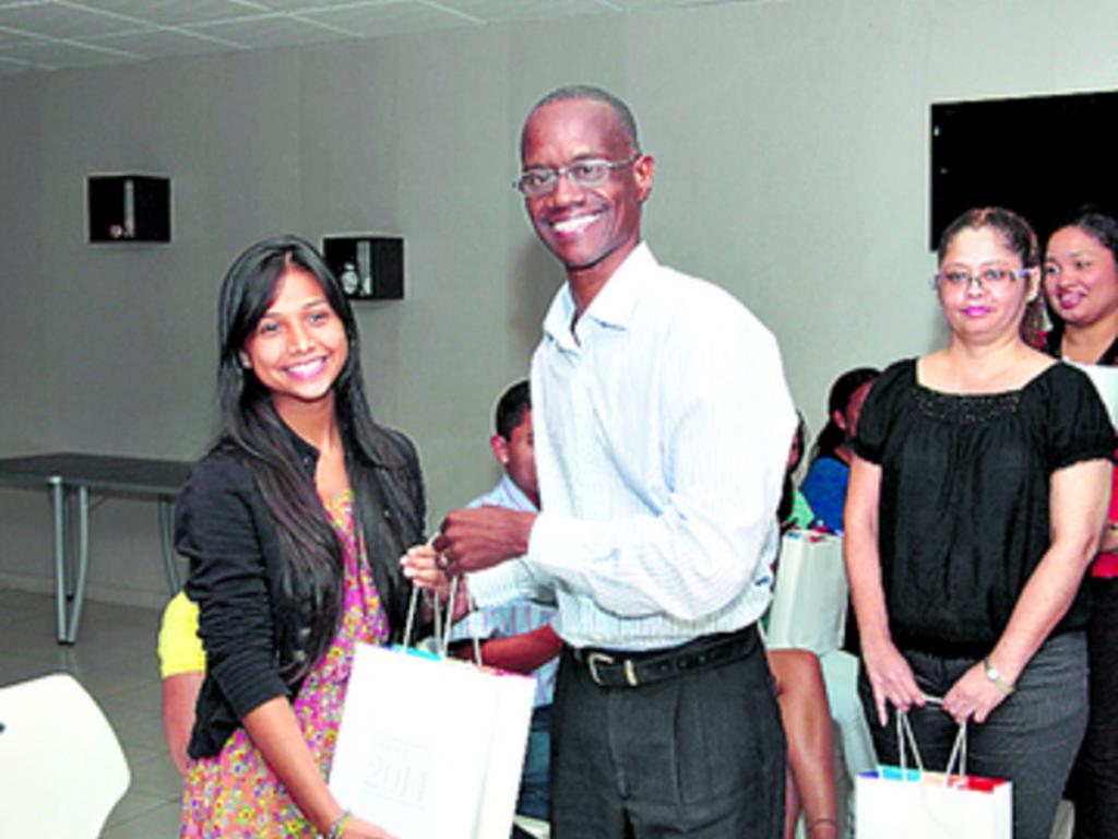 Primera graduación de la escuela Jorge Isaac Olmos | Panamá América