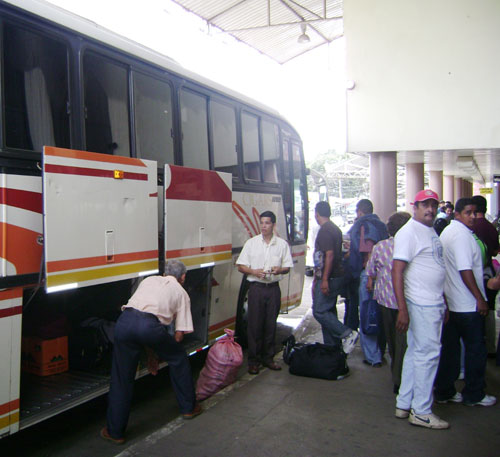 Nuevos controles se implementarán en los buses David-Panamá | Panamá ...