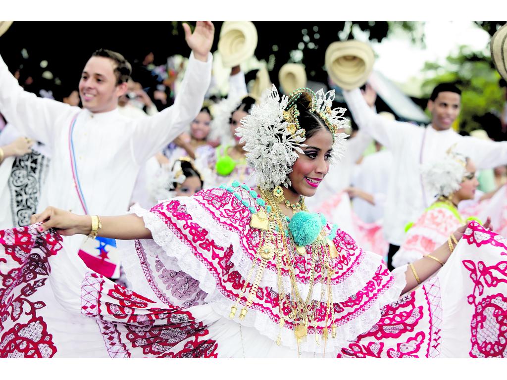 Festival de las Mil Polleras choca con Los Reyes Magos | Panamá América