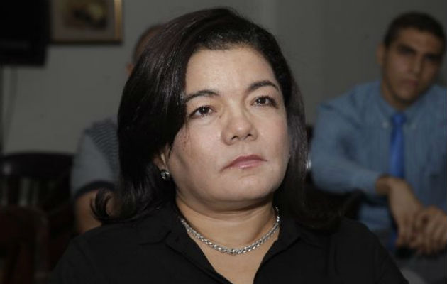 Magaly Castillo: “Ministro del MEF le hace un daño terrible a la imagen ...