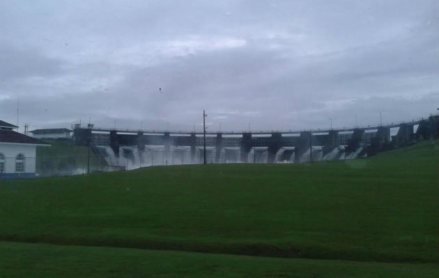Fuertes lluvias azotan Colón; represa en Lago Gatún tuvo que ser ...