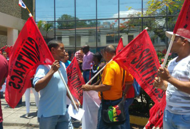 Suntracs protesta en diferentes puntos de la ciudad capital y del ...