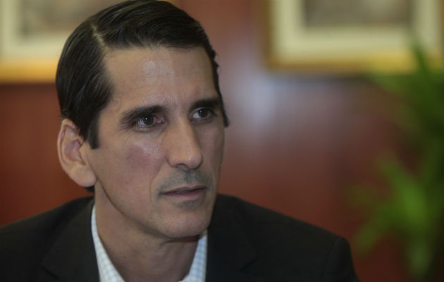 Rómulo Roux recorre corregimiento de Santa Ana | Panamá América