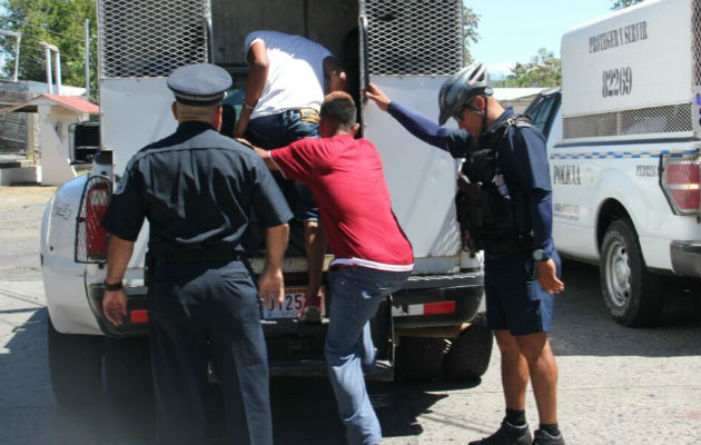 Allanamiento en Bocas del Toro, deja armas de fuego decomisadas | Panamá América