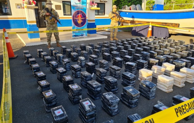 Senan decomisa 808 paquetes de droga en costas santeñas | Panamá América Senan decomisa 808 paquetes de droga en costas santeñas | Panamá América