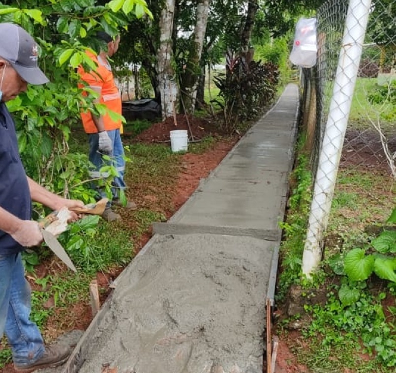 Junta comunal y moradores de Escobal se unen para construir sus veredas ...