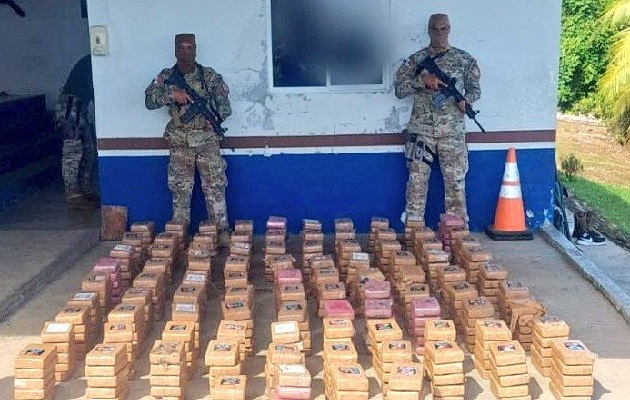 Senan decomisa 469 paquetes de droga al Sur de Punta Burica | Panamá ... Senan decomisa 469 paquetes de droga al Sur de Punta Burica | Panamá ...
